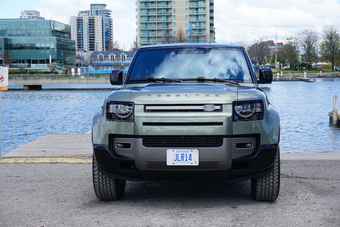 SUV Review: 2021 Land Rover Defender 90 P400 X-Dynamic | Driving