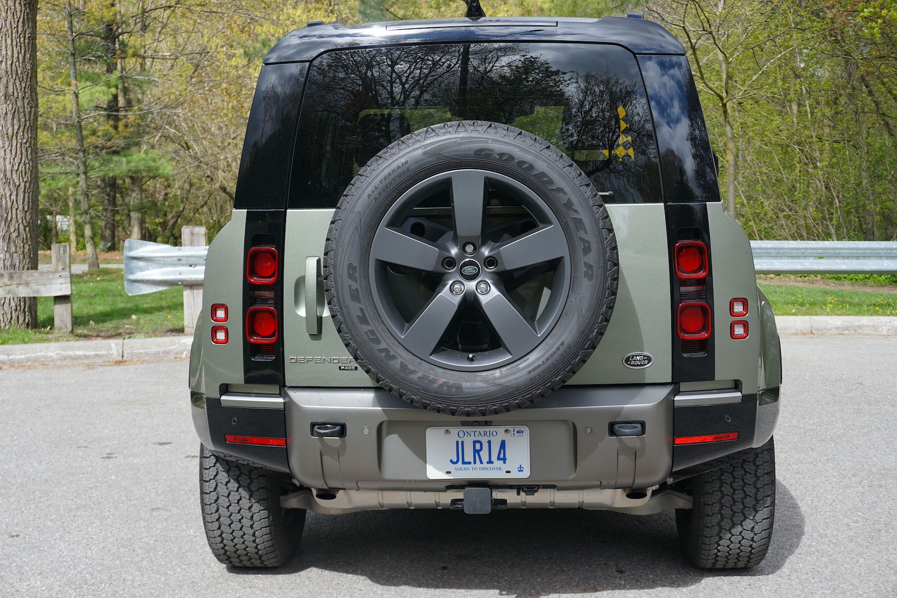 SUV Review: 2021 Land Rover Defender 90 P400 X-Dynamic | Driving