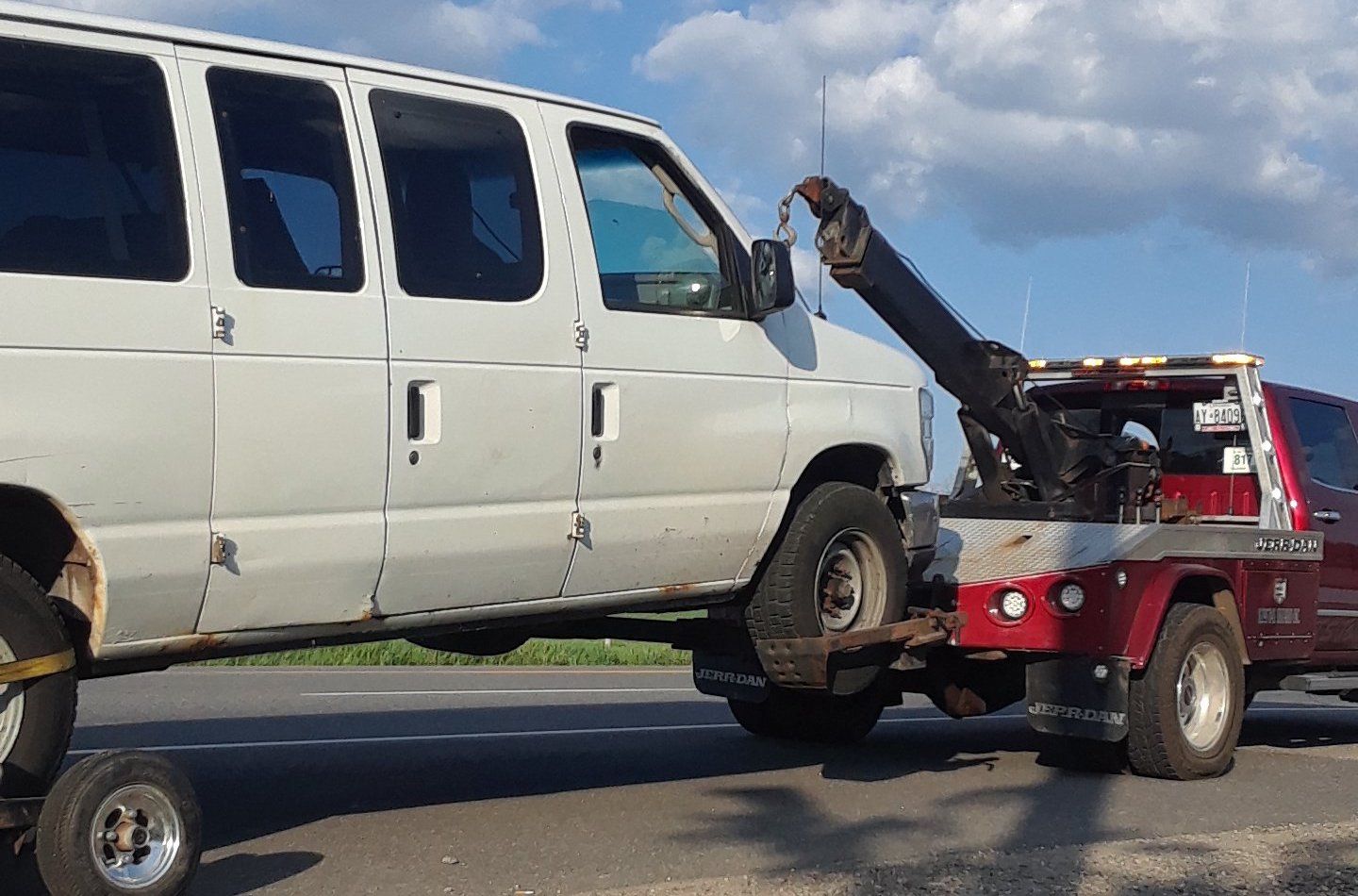 OPP stops overloaded passenger van with inoperable brakes | Driving