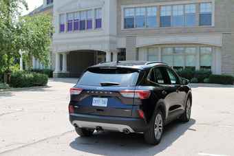 SUV Review: 2021 Ford Escape SEL Hybrid | Driving