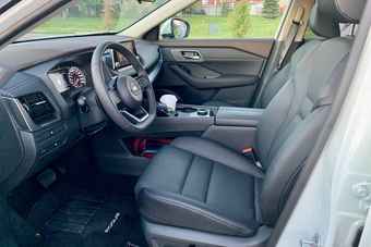 Millennial Mom and her Baby Boomer Dad review the 2021 Nissan Rogue ...