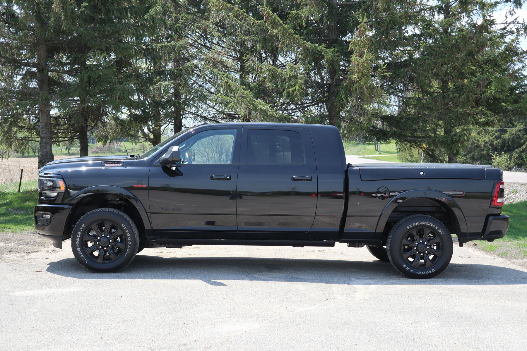 Pickup Review: 2021 Ram 2500 Mega Cab Limited 4x4 Night Edition | Driving