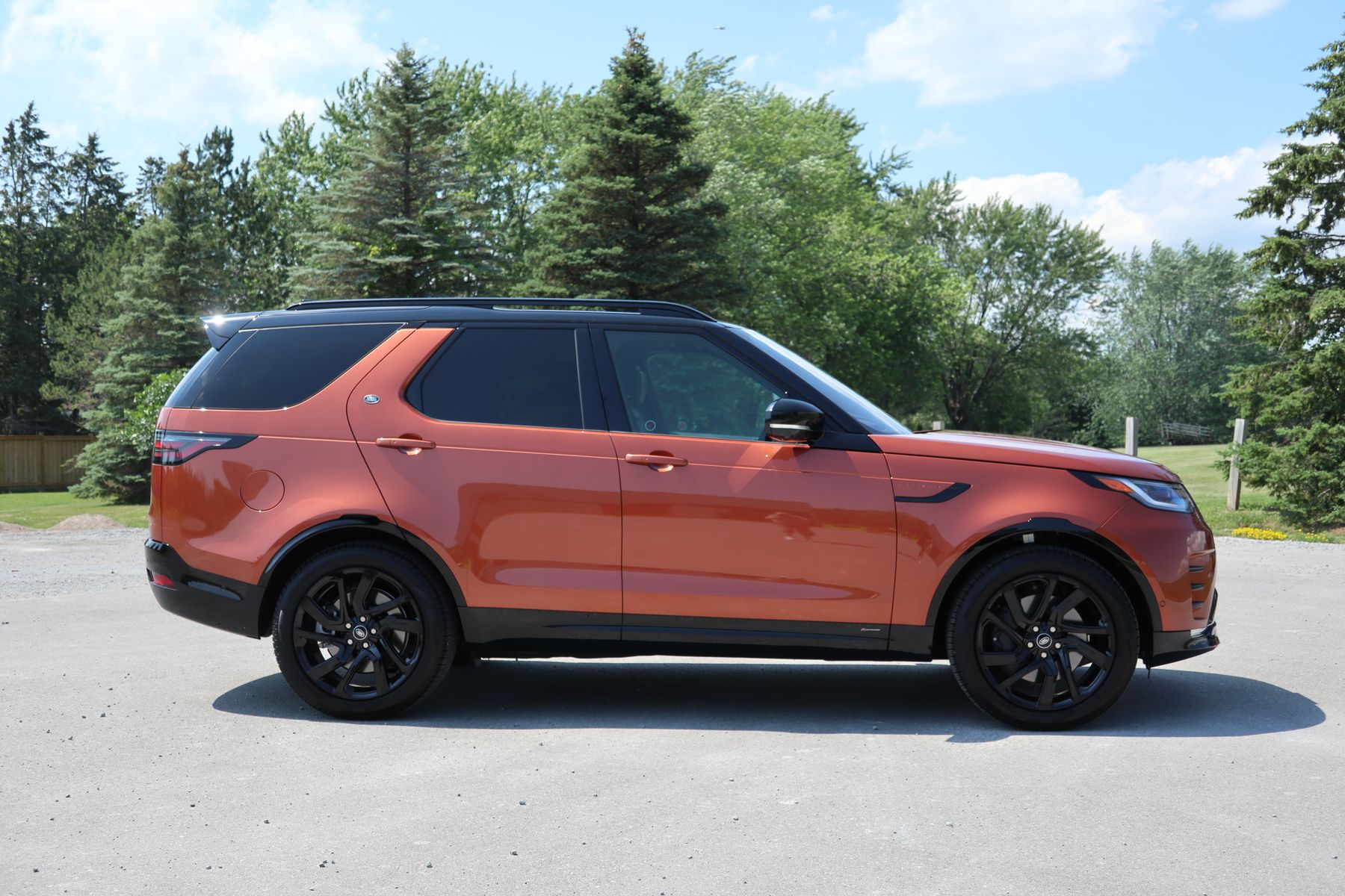 SUV Review: 2021 Land Rover Discovery P360 | Driving