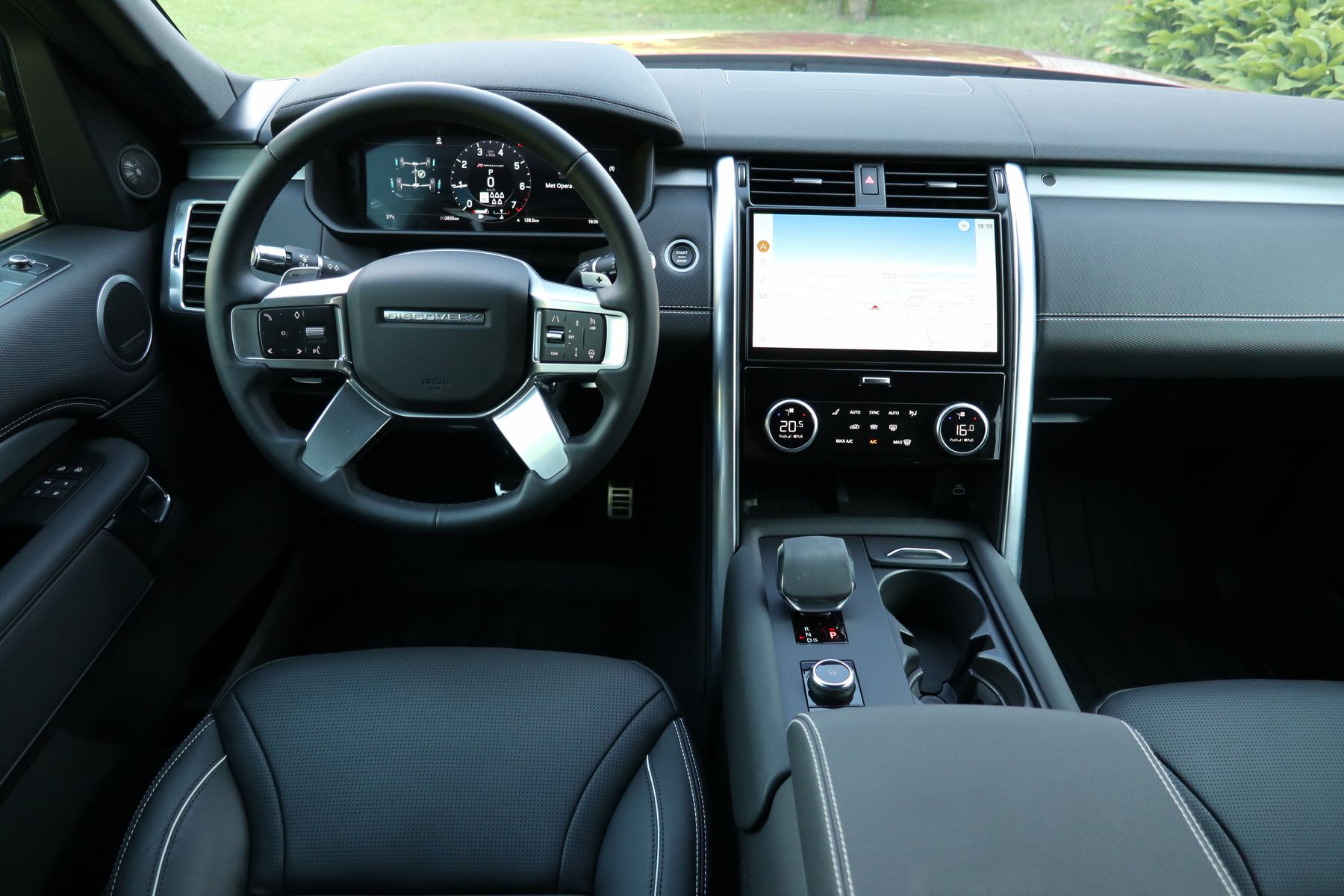 SUV Review: 2021 Land Rover Discovery P360 | Driving