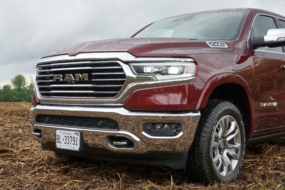Tow Review: 2021 Ram 1500 eTorque Longhorn | Driving