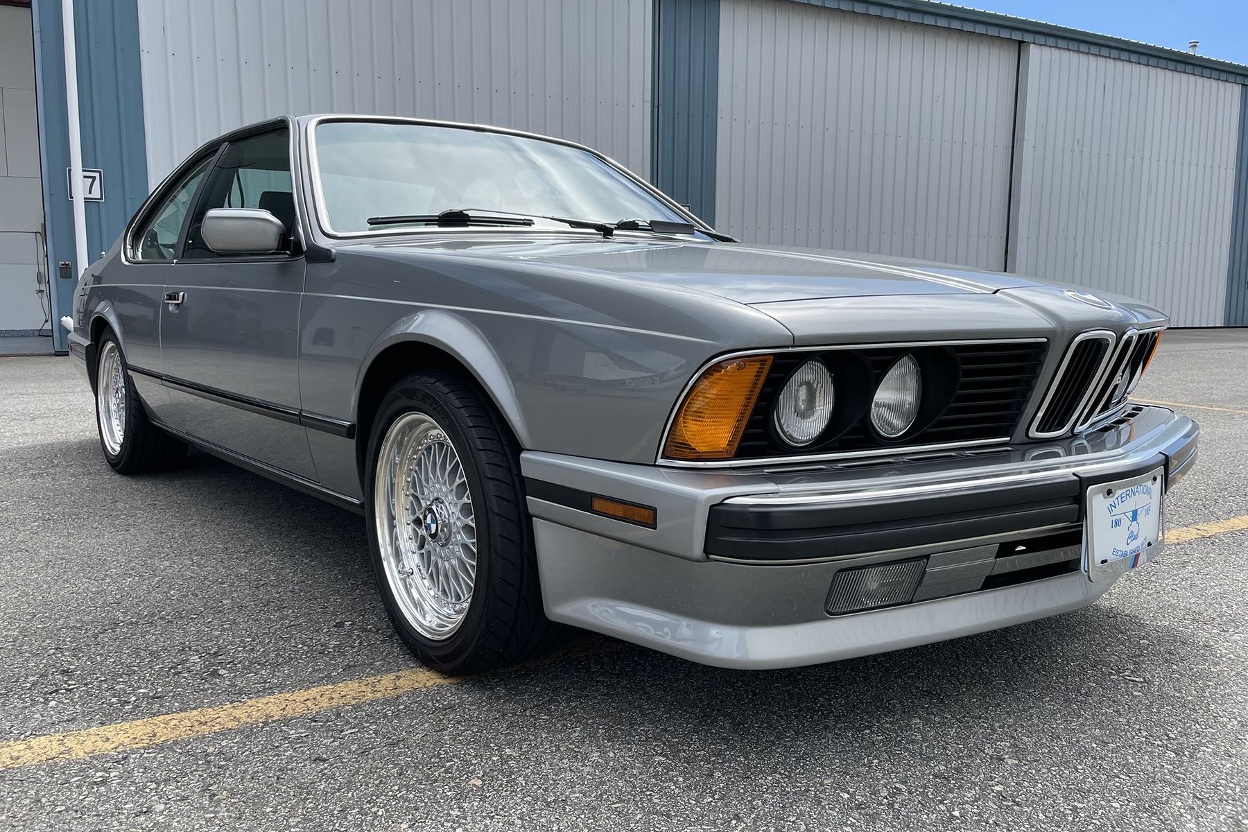 On the Road: 1989 BMW M6 | Driving