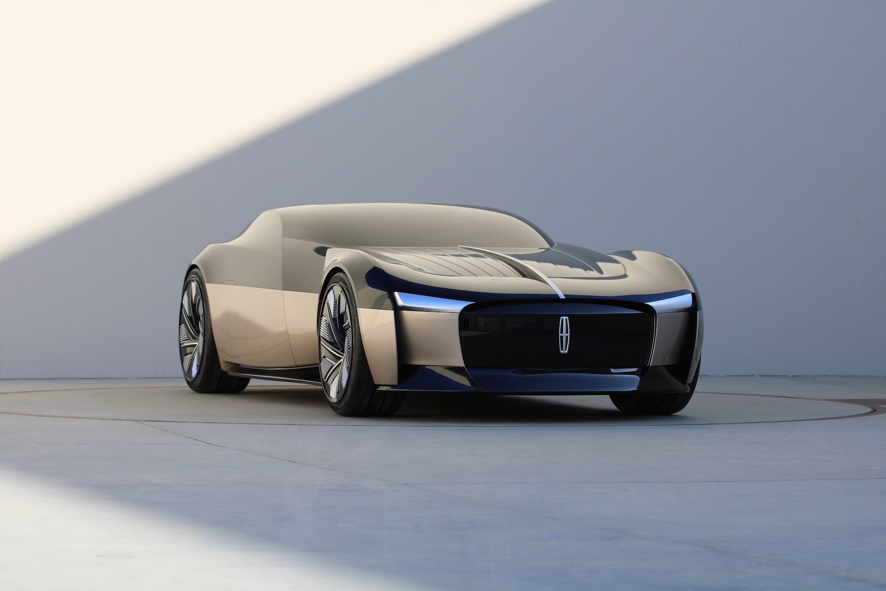 Lincoln displays Anniversary concept at Pebble Beach | Driving