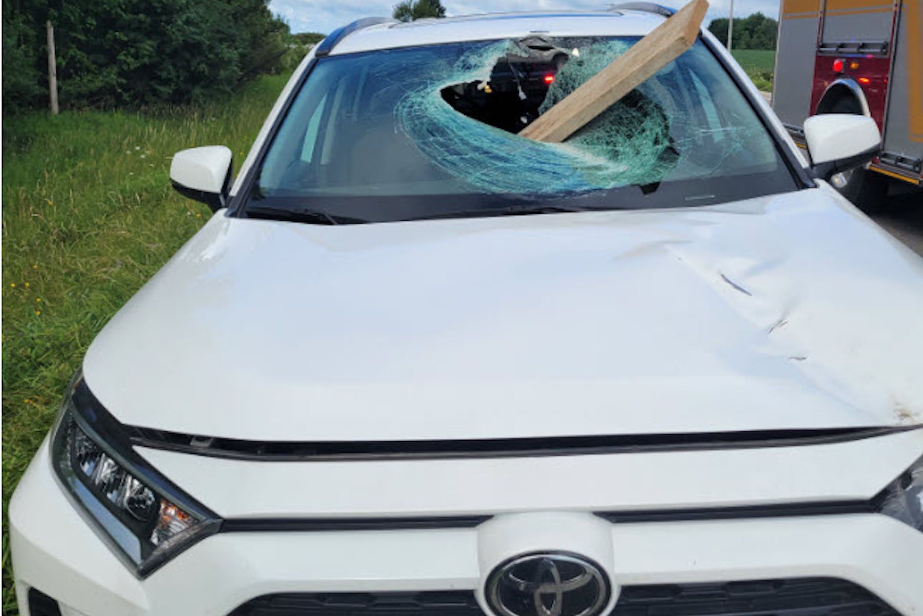 Ontario driver narrowly escapes injury from flying lumber | Driving