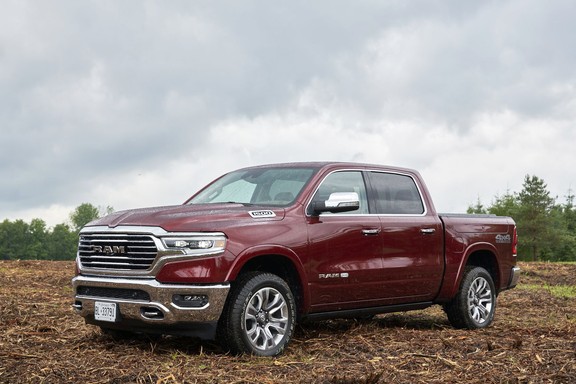 Tow Review: 2021 Ram 1500 eTorque Longhorn | Driving