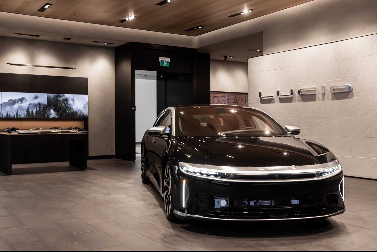 Luxury EV automaker Lucid opens its first Canadian location | Driving
