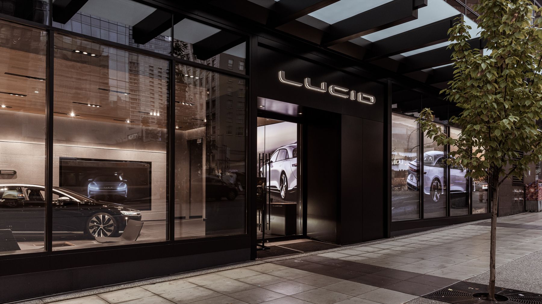 Roundup: Lucid’s first Canadian shop, and a 1,000-hp Chevy crate V8 ...