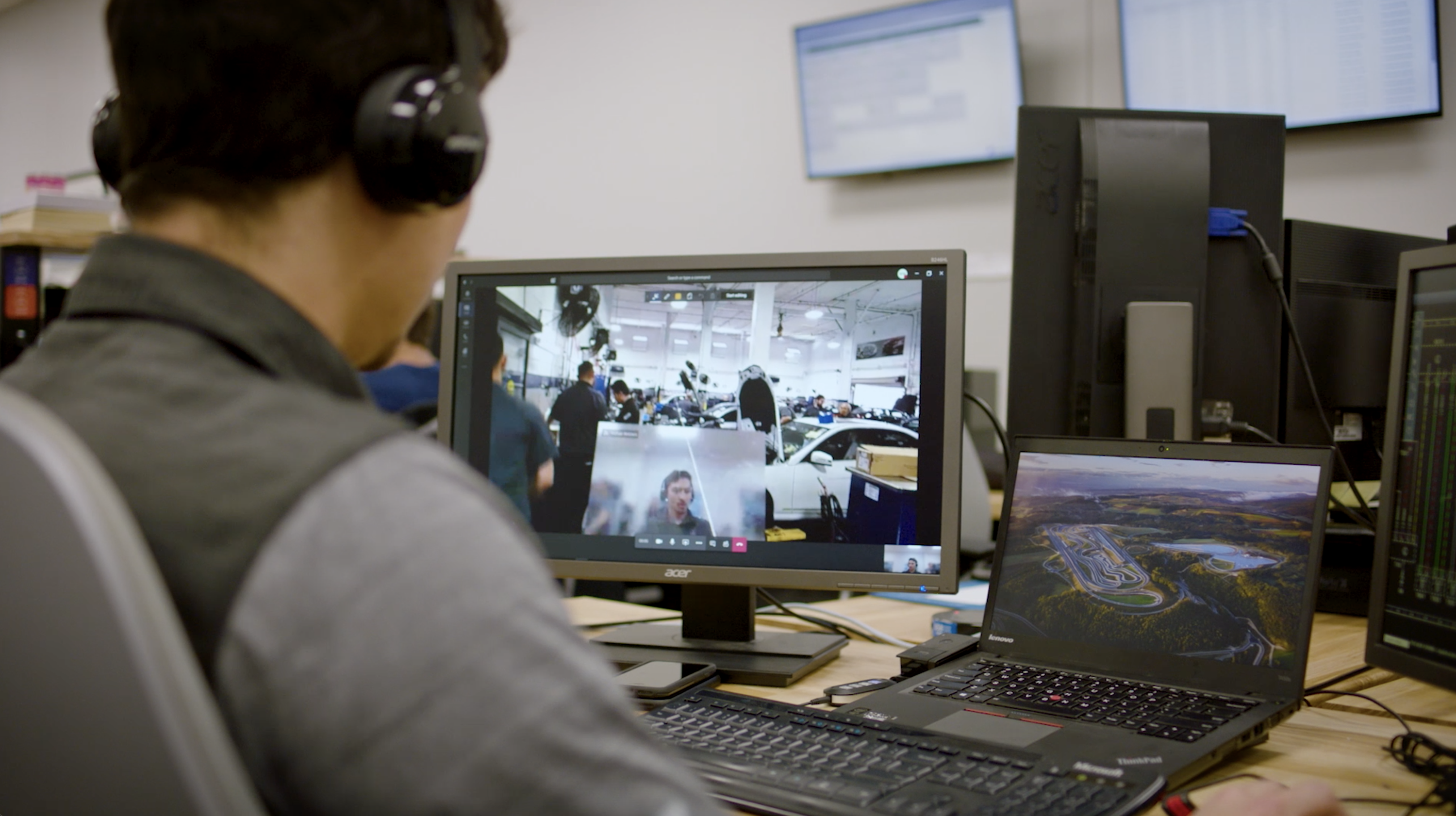 Mercedes-Benz brings Augmented Reality to its service department | Driving