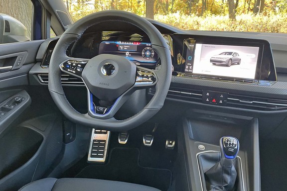 First Drive: 2022 Volkswagen Golf R | Driving