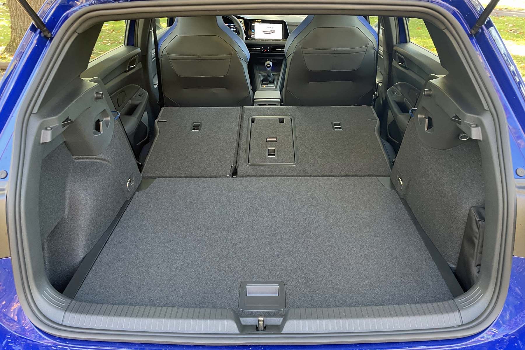 First Drive: 2022 Volkswagen Golf R | Driving