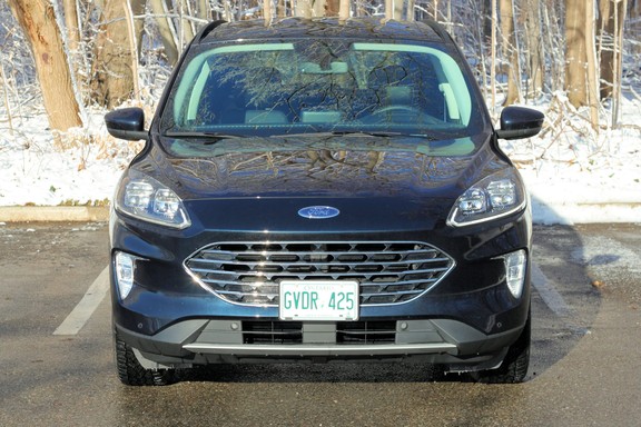 SUV Review: 2021 Ford Escape PHEV | Driving