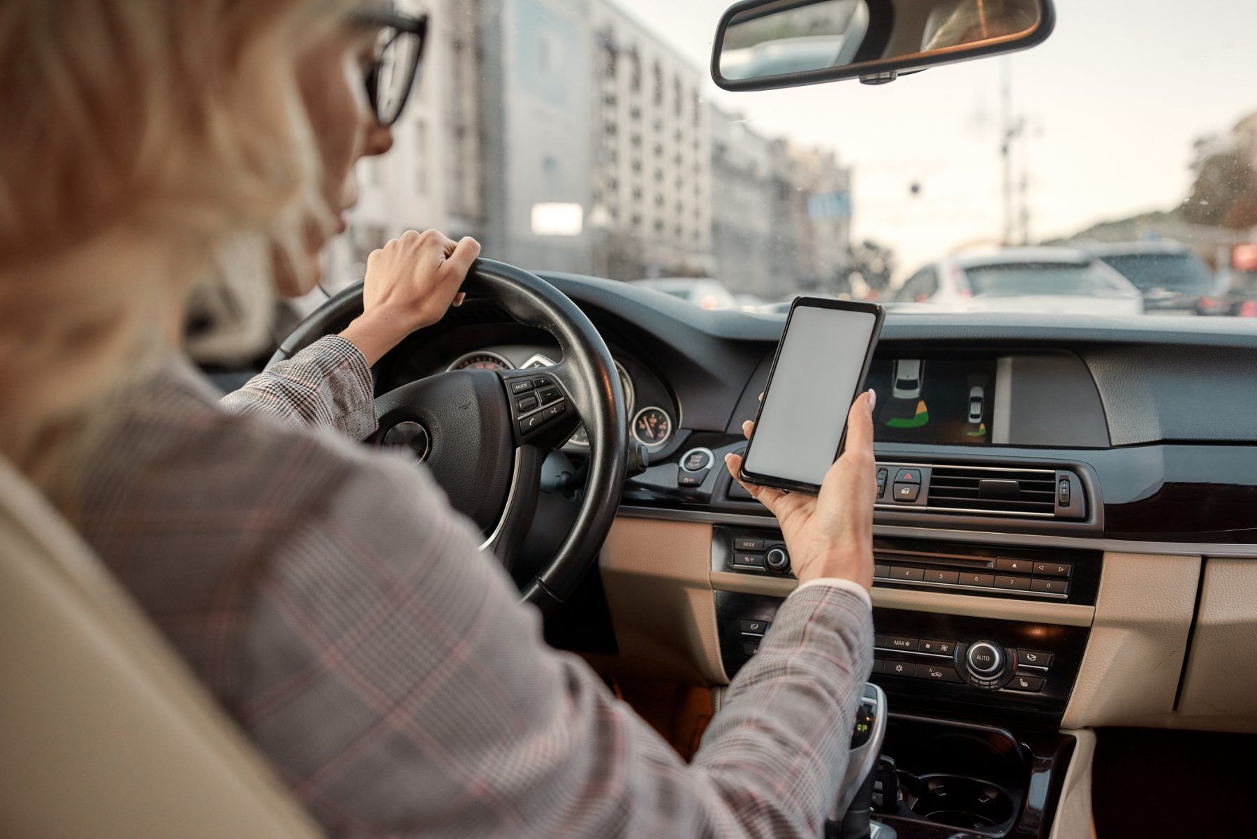 Cameras To Detect And Track Cell Phone Usage While Driving Driving