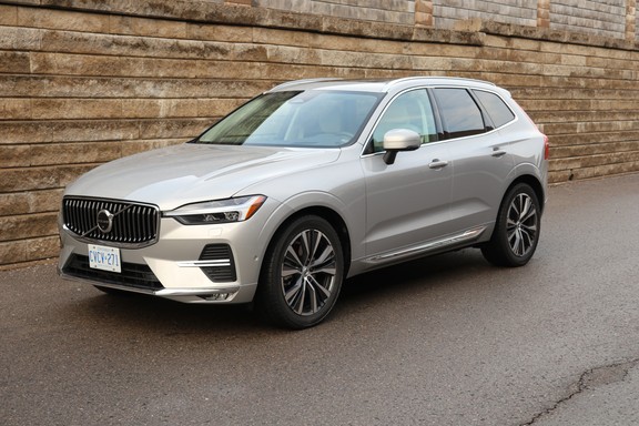 SUV Review: 2022 Volvo XC60 B6 Inscription | Driving