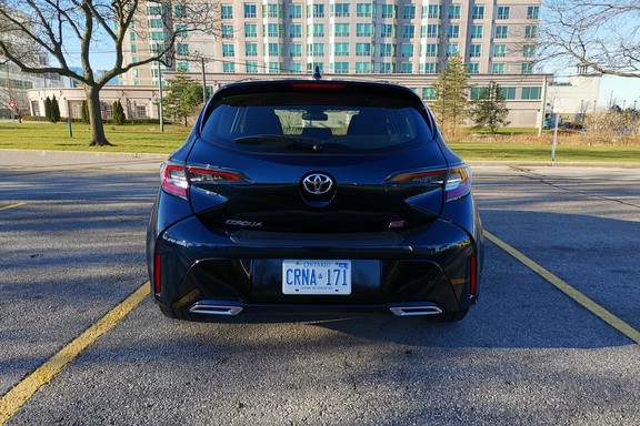 Car Review: 2022 Toyota Corolla Hatchback | Driving