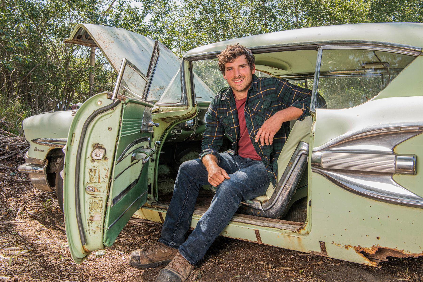 New Canadian TV show sees young car nuts hunt classics from the air ...
