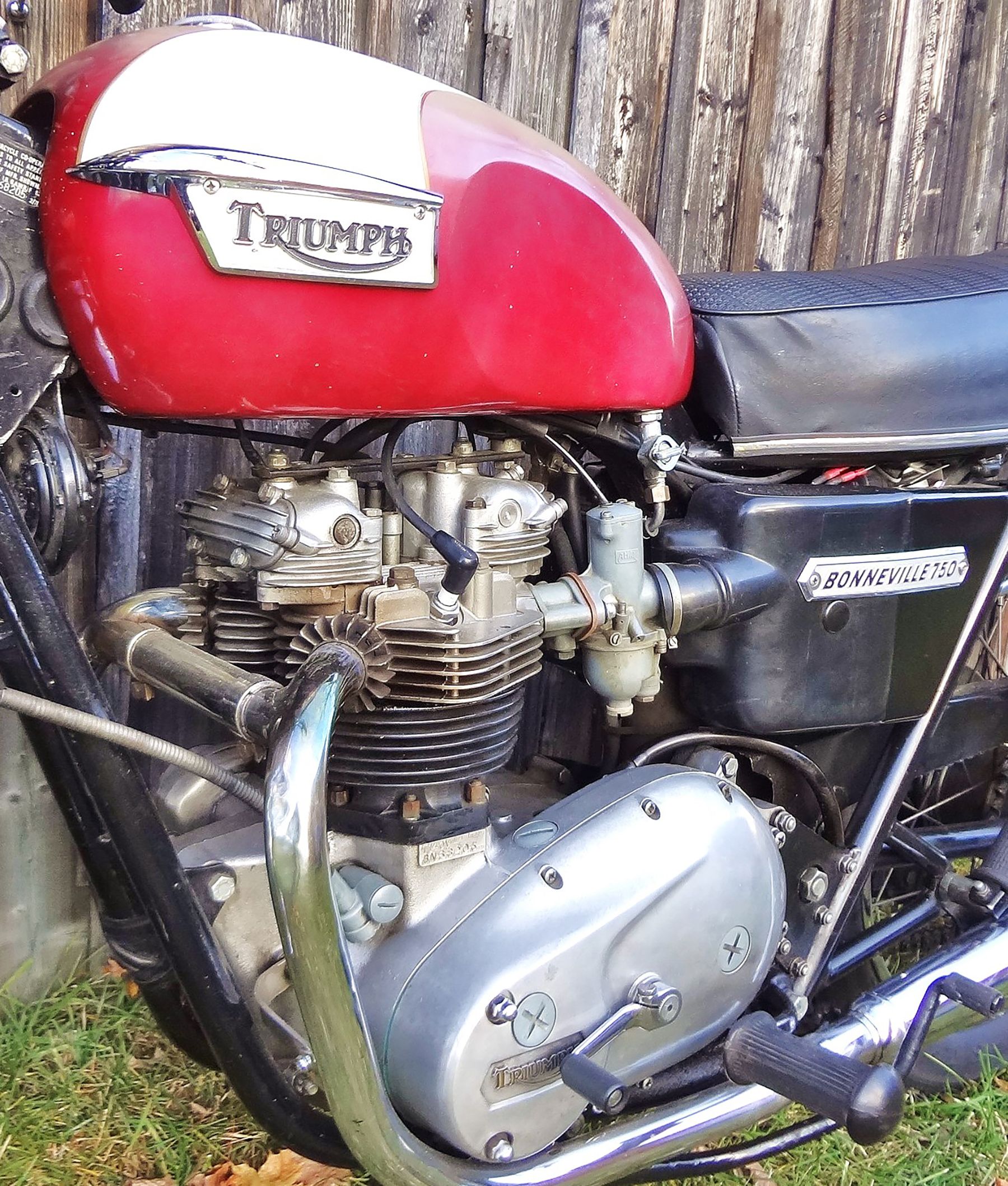 On the Road: 1976 Triumph Bonneville | Driving