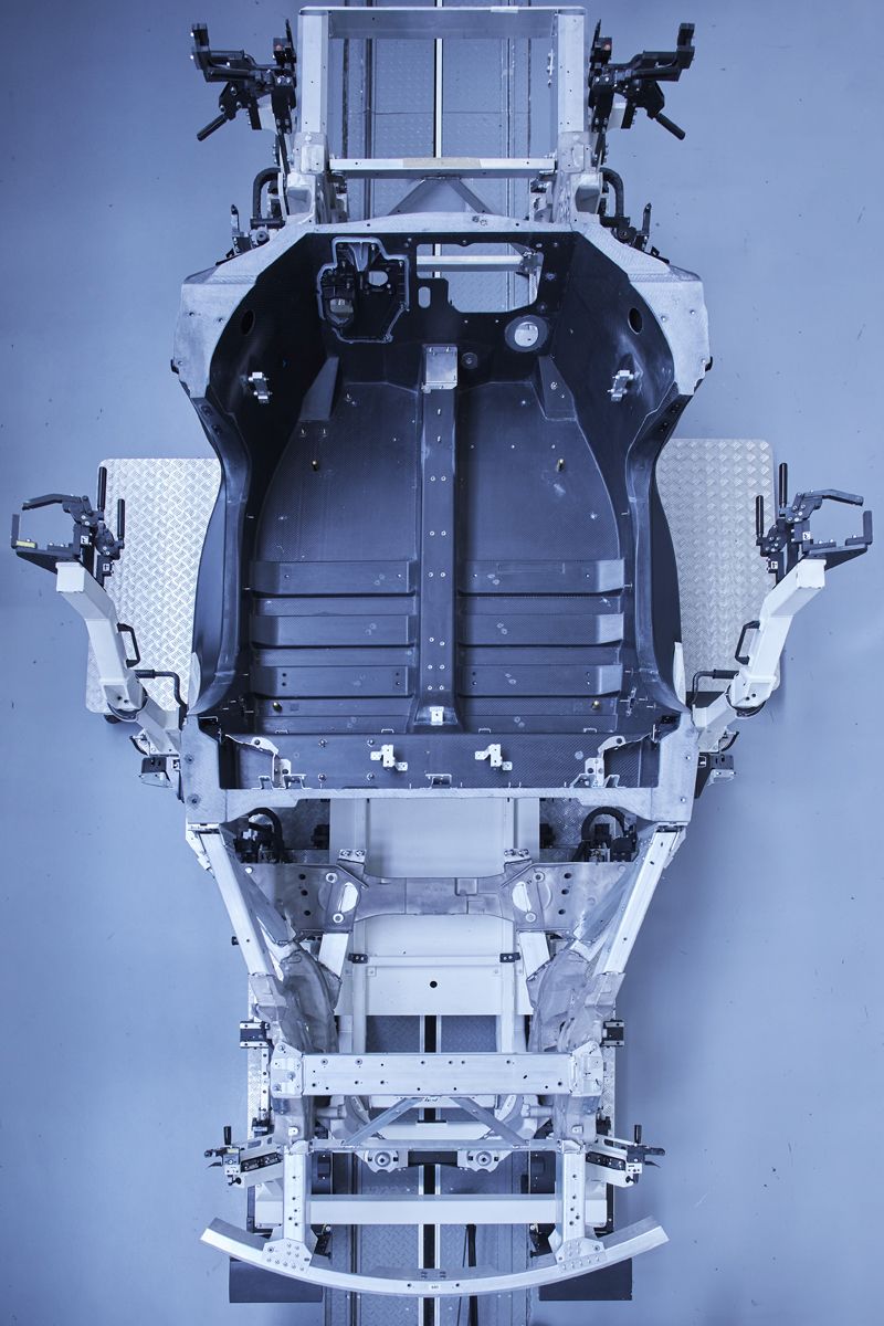 First Drive: 2022 Maserati MC20 | Driving