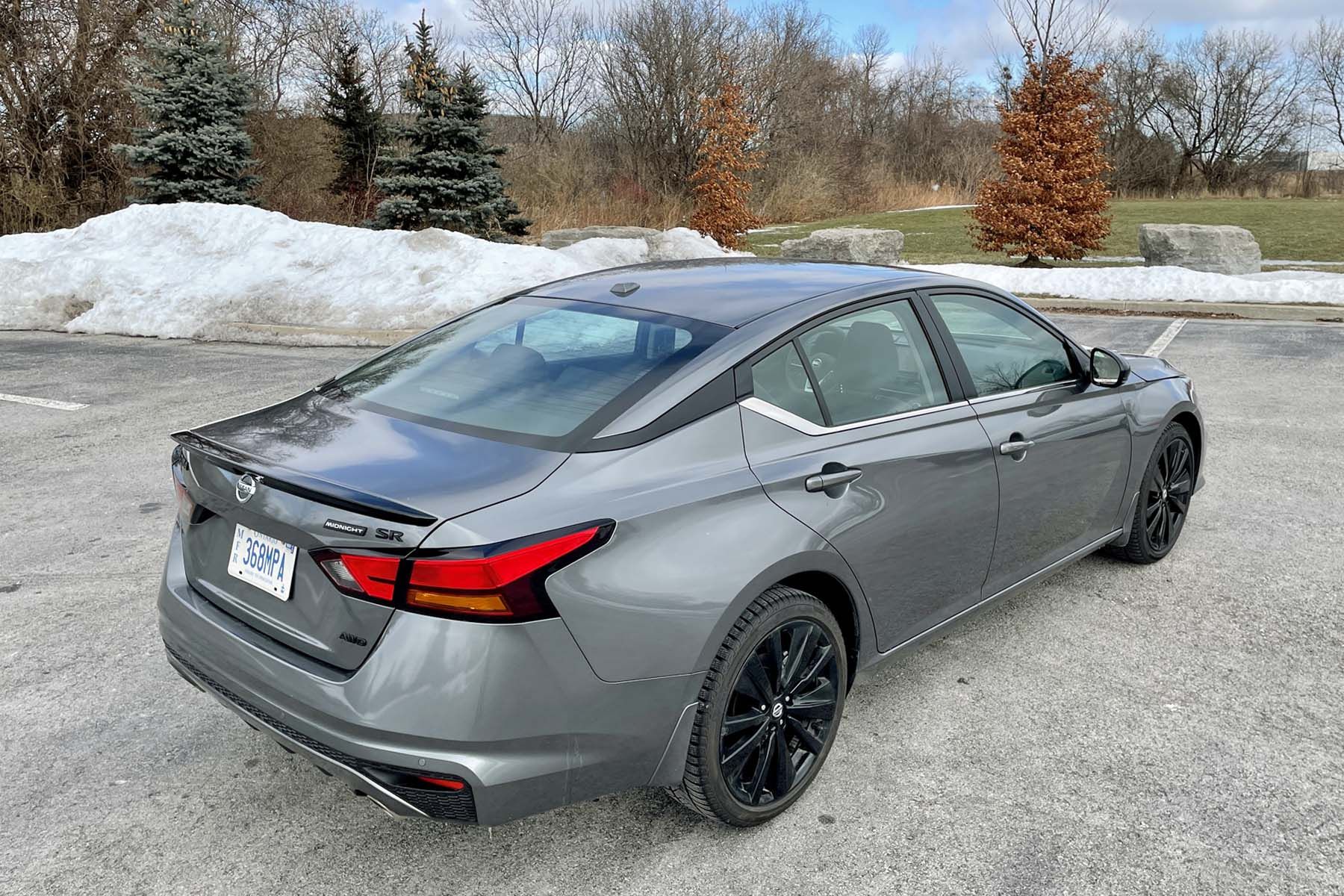 Car Review: 2022 Nissan Altima SR Midnight Edition | Driving