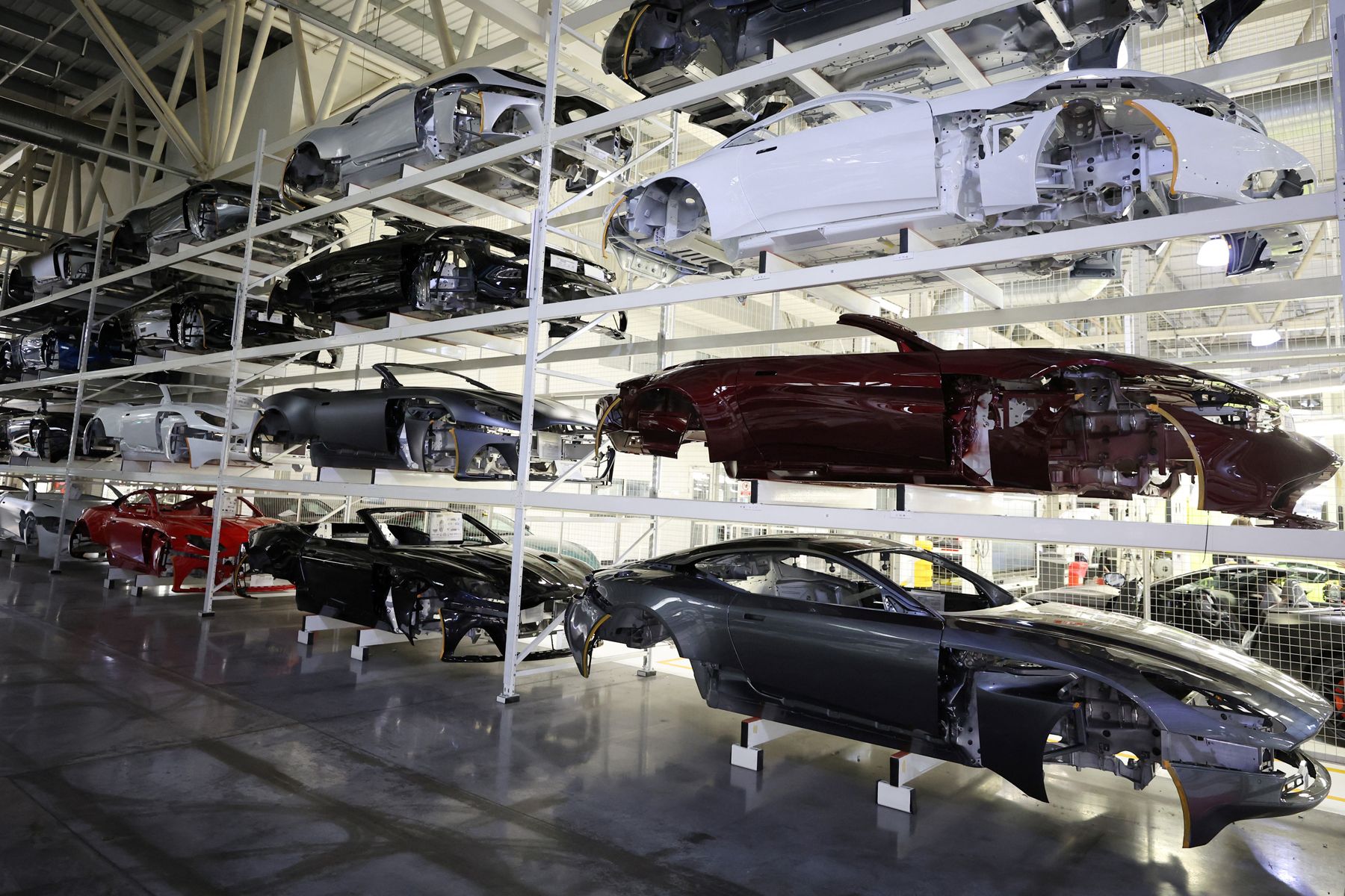 Trump reduces U.K. vehicle tariffs, keeps 25% on Canada and Mexico ...