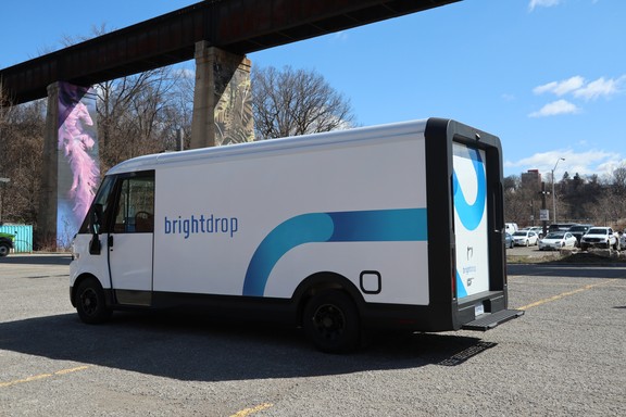 First Drive: 2022 BrightDrop Zevo 600 | Driving