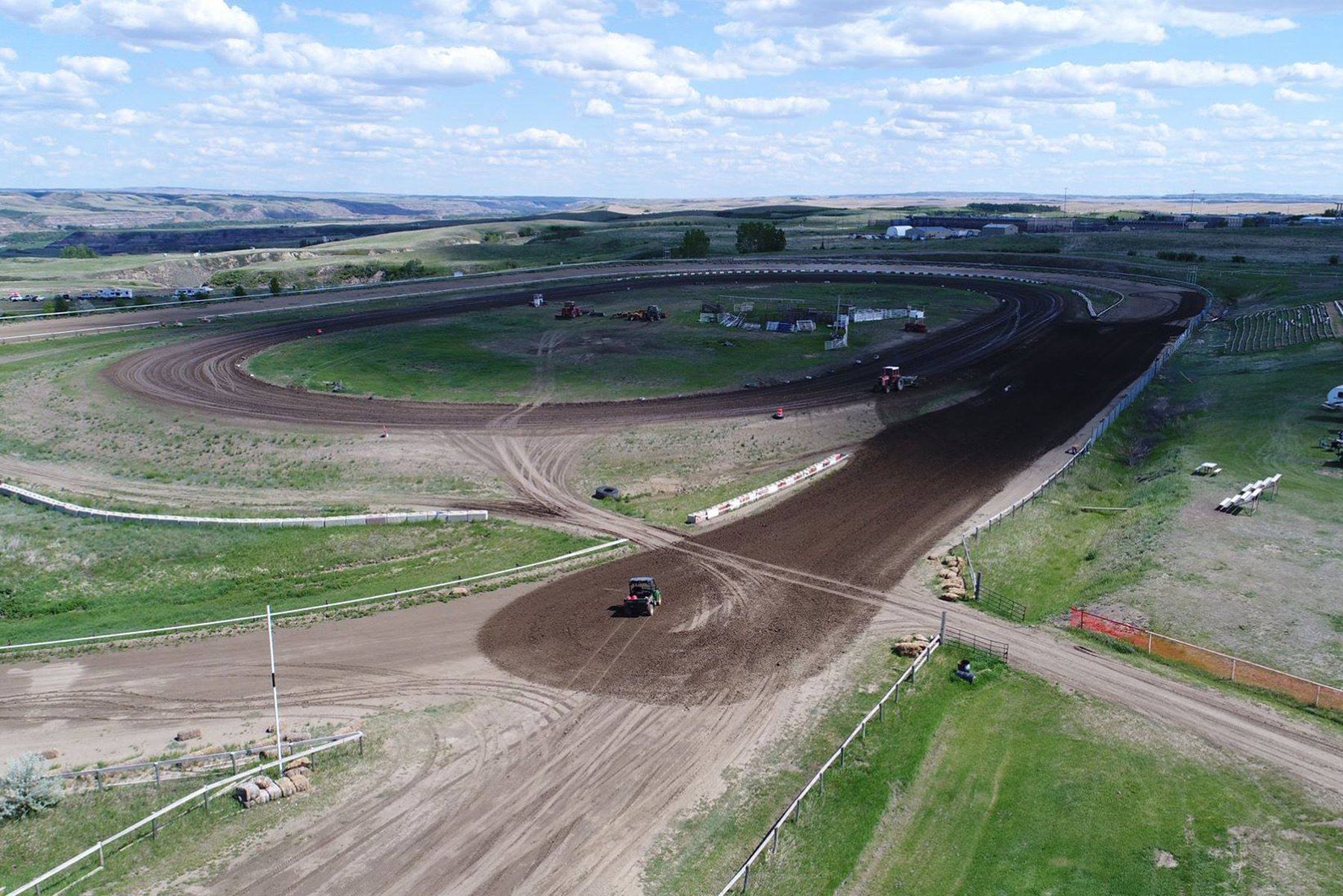 Reunion 2022 – Race City and Past Tracks of Southern Alberta | Driving