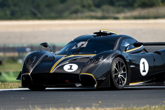 First Drive: 2022 Pagani Huayra R | Driving