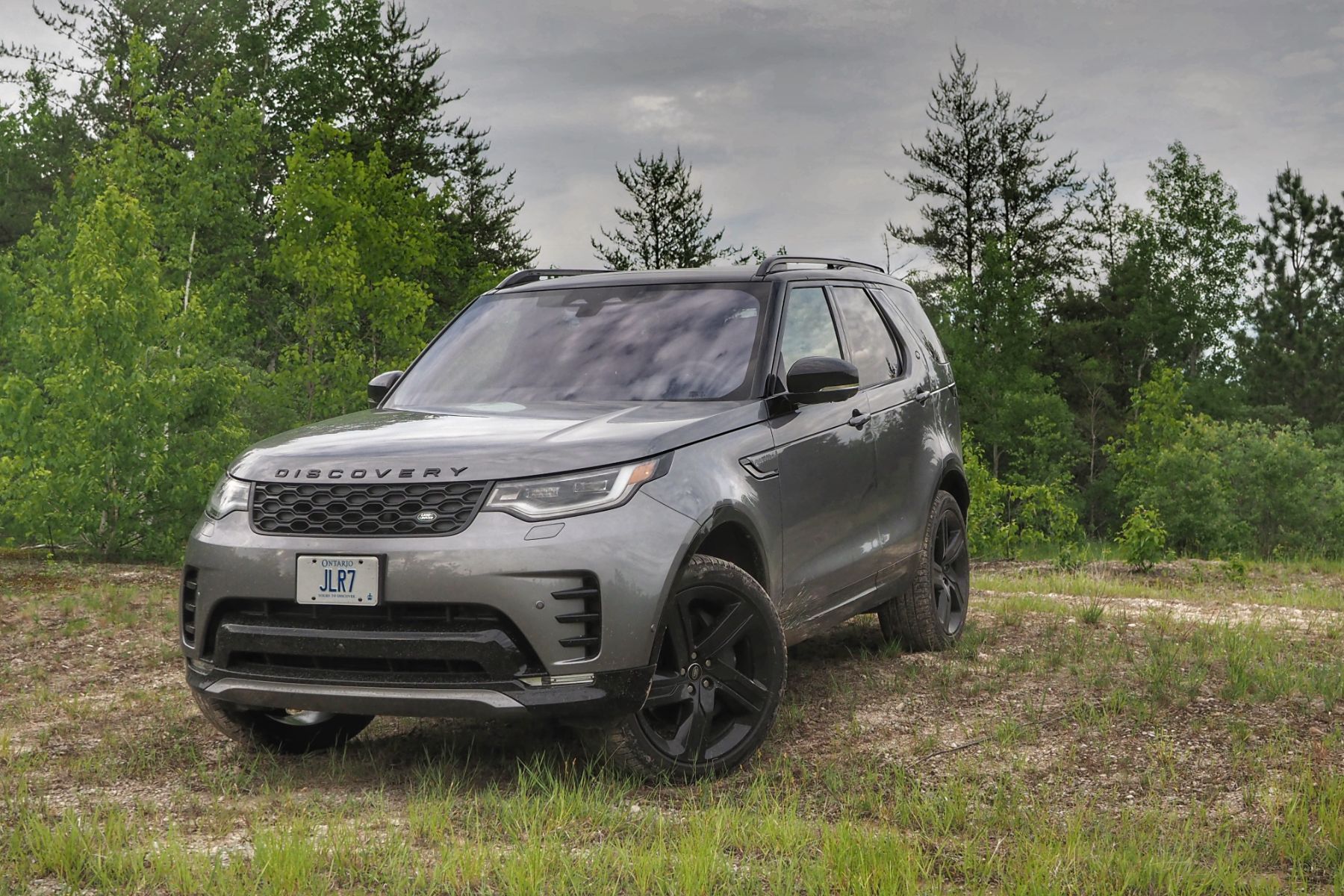 SUV Review: 2022 Land Rover Discovery | Driving