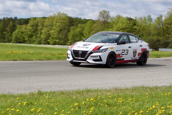 2022 Nissan Sentra vs Nissan Sentra Cup car: Any car can be a race car ...