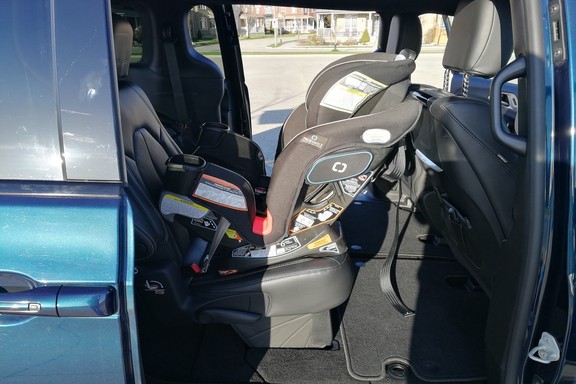 2022 Chrysler Pacifica Touring-L AWD Minivan Review | Driving