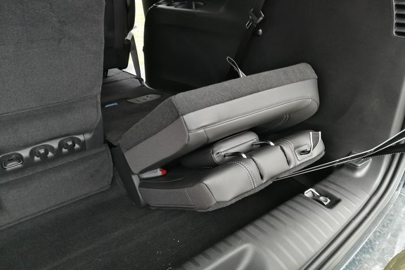 2022 Chrysler Pacifica Touring-L AWD Minivan Review | Driving