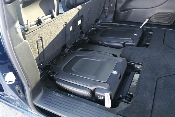 2022 Chrysler Pacifica Touring-L AWD Minivan Review | Driving