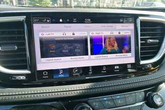 2022 Chrysler Pacifica Touring-L AWD Minivan Review | Driving