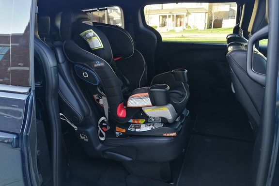 2022 Chrysler Pacifica Touring-L AWD Minivan Review | Driving