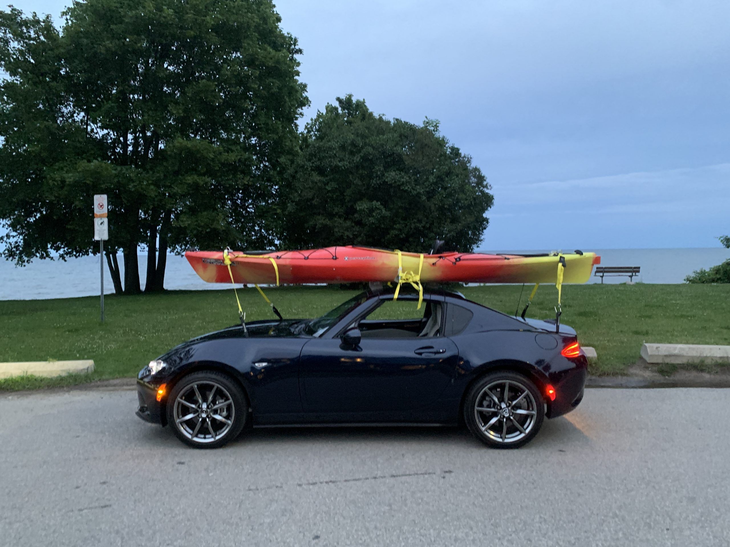 Your guide to safely securing items to your vehicle's roof rack | Driving