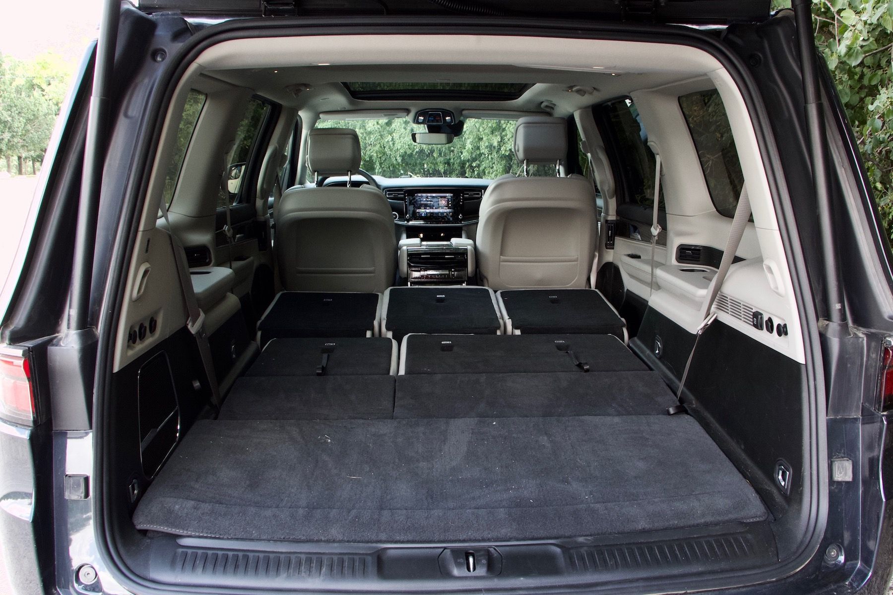 2022 Jeep Wagoneer Road Trip to Lake Superior Provincial Park | Driving