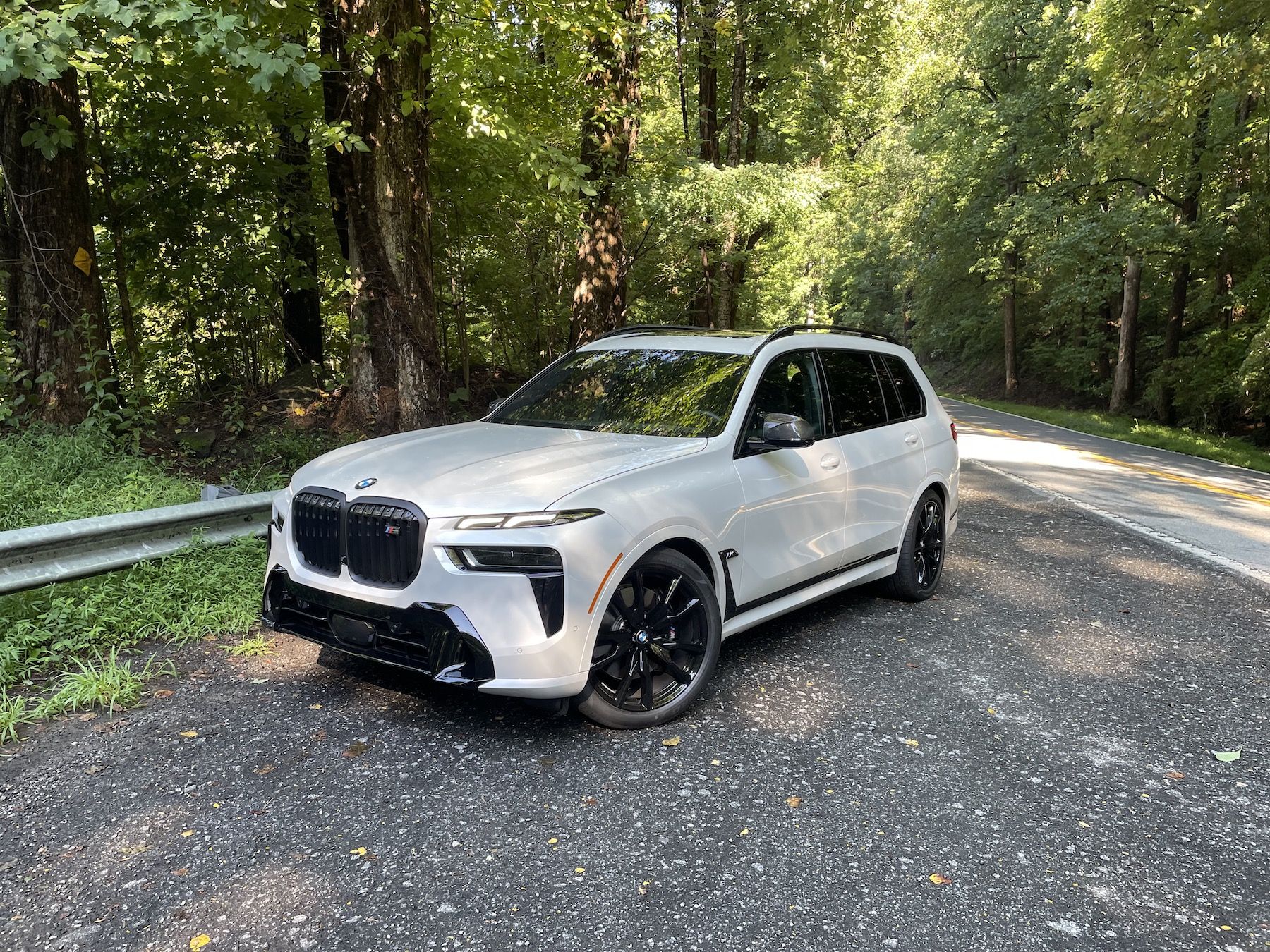 2023 BMW X7 First Drive | Driving