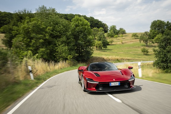 First Drive: 2023 Ferrari Daytona SP3 'Icona' | Driving