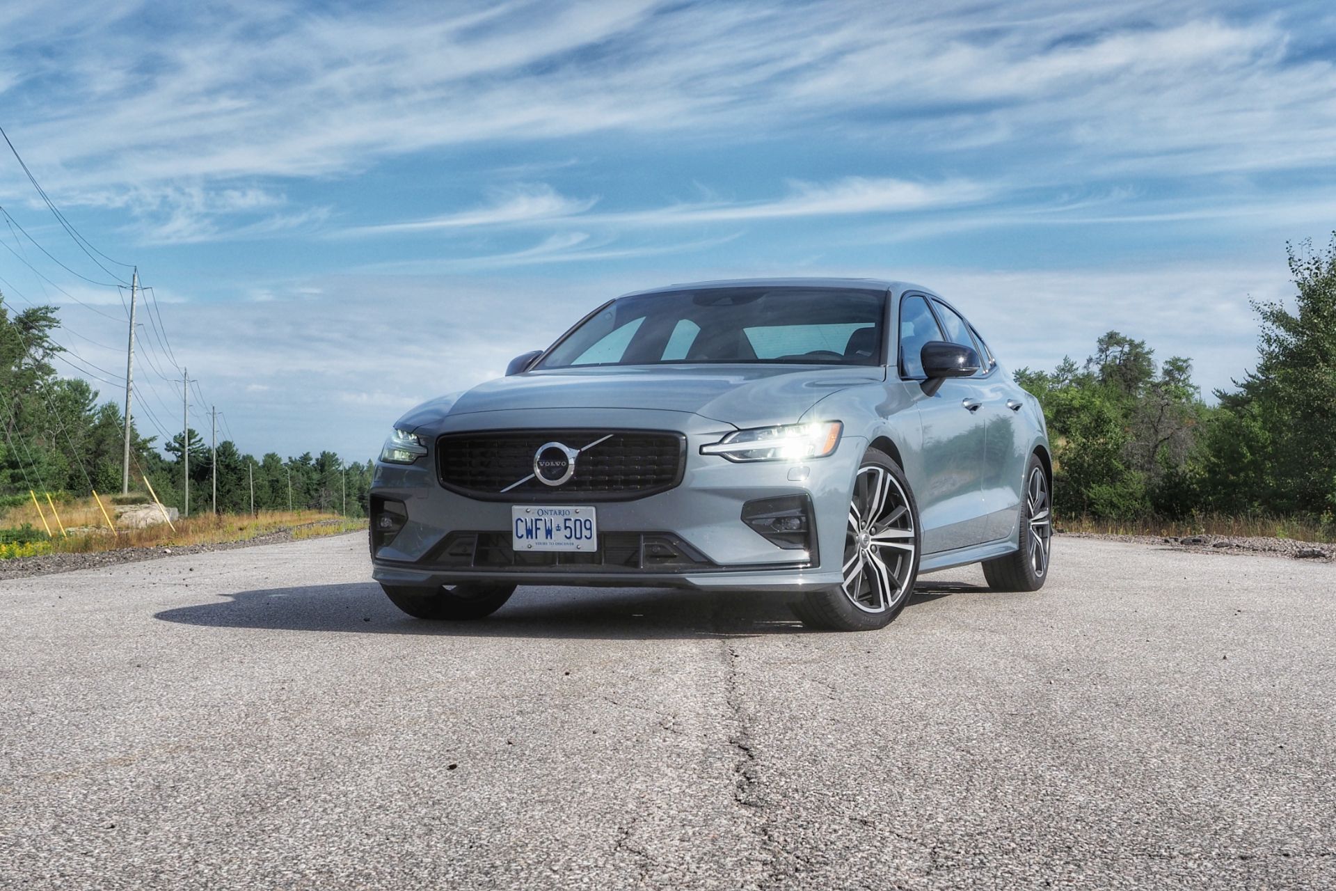 2022 Volvo S60 B5 R-Design Car Review | Driving
