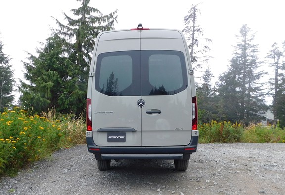 First Drive: 2023 Mercedes-Benz Sprinter | Driving