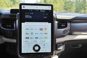 2022 Ford Expedition Max SUV Review | Driving