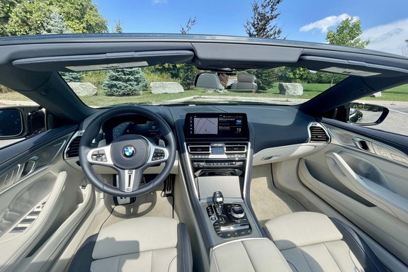 2022 BMW M850i xDrive Cabriolet | Convertible Review | Driving