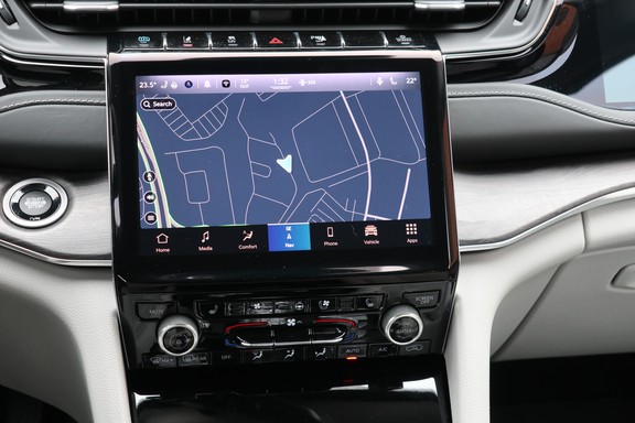 SUV Review: 2022 Jeep Grand Cherokee 4xe | Driving