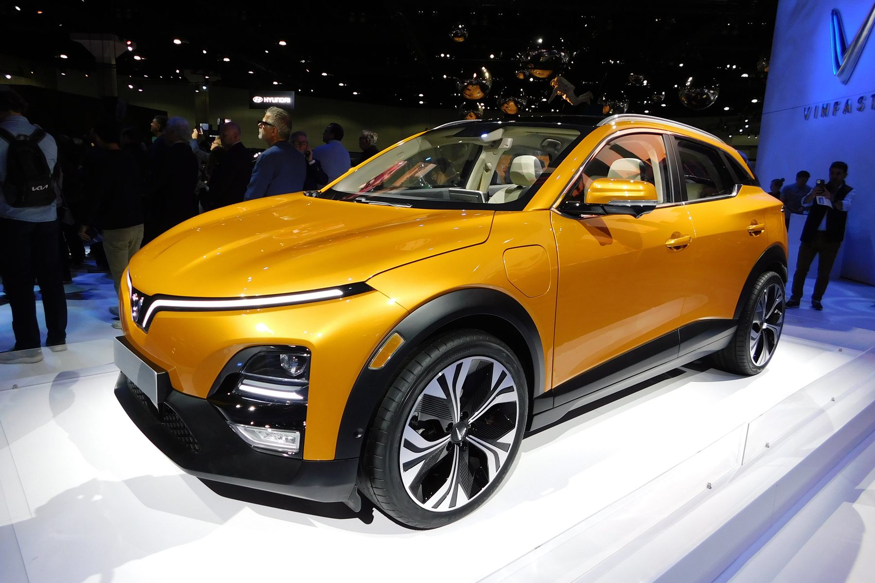 VinFast shows off new, smaller electric VF6 and VF7 SUVs | Driving