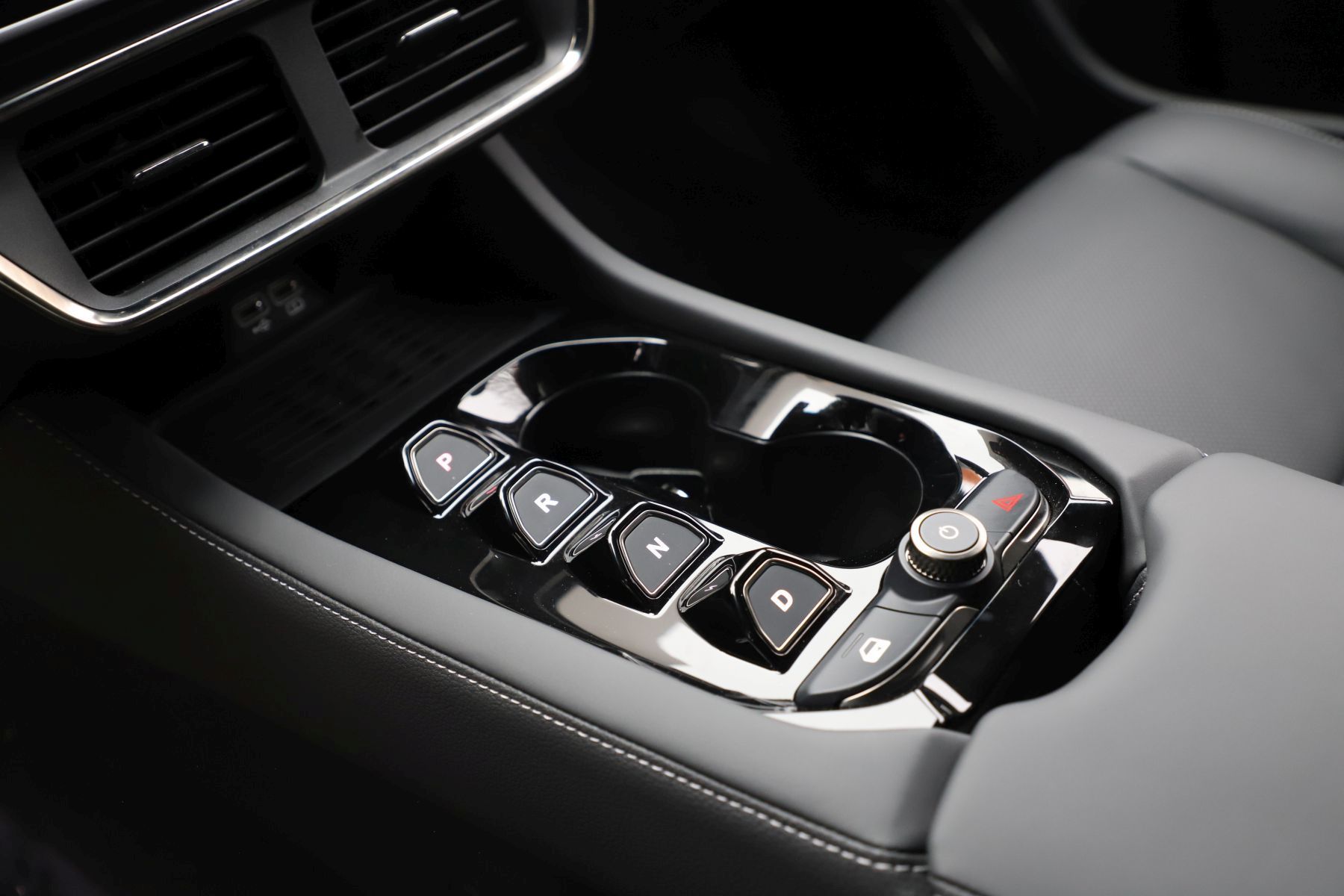 2023 Vinfast VF 8 | Ministry of Interior Affairs | Driving