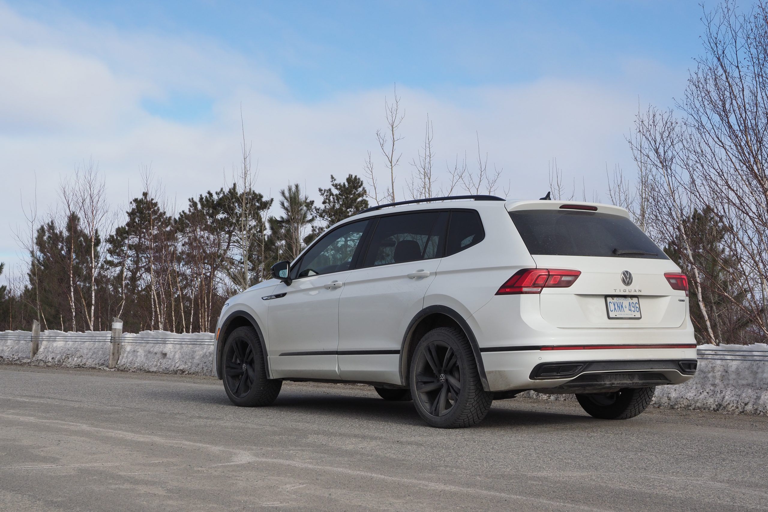2023 Volkswagen Tiguan Comfortline R-Line Black SUV Review - Reviews ...
