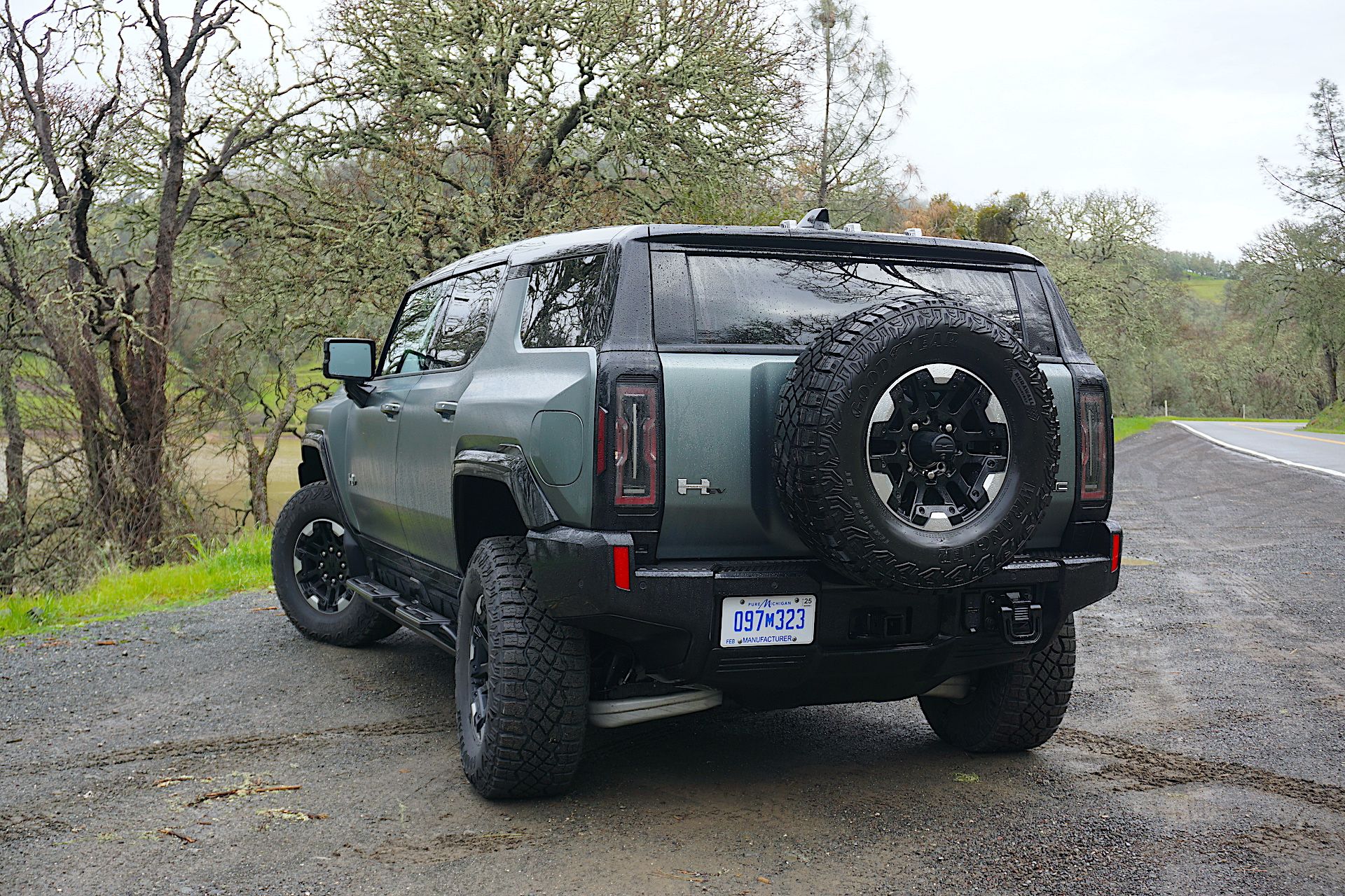 First Drive: 2024 GMC Hummer EV SUV Edition 1 - Reviews | Driving